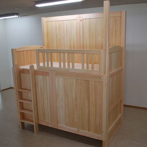 部屋の間仕切りになる二段ベッド 設置部天井に梁あり 2206036 - ヒノキ・ワークスの オーダーメイド ベッド集